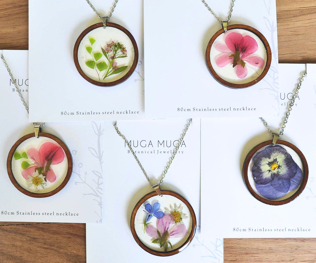 Round Botanical Pendants – The Fat Whale Gifts & Decor
